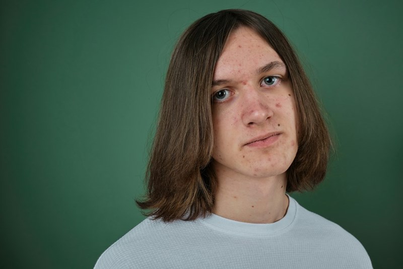 Grocery Store Forces 14-Year-Old Employee to Cut His Long Hair in Order ...