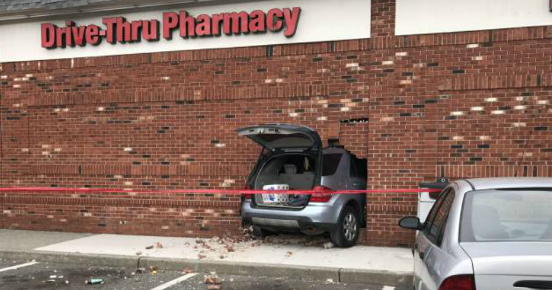 The Top 10 FAILs From People That Shouldn't Be Allowed to Drive - FAIL ...