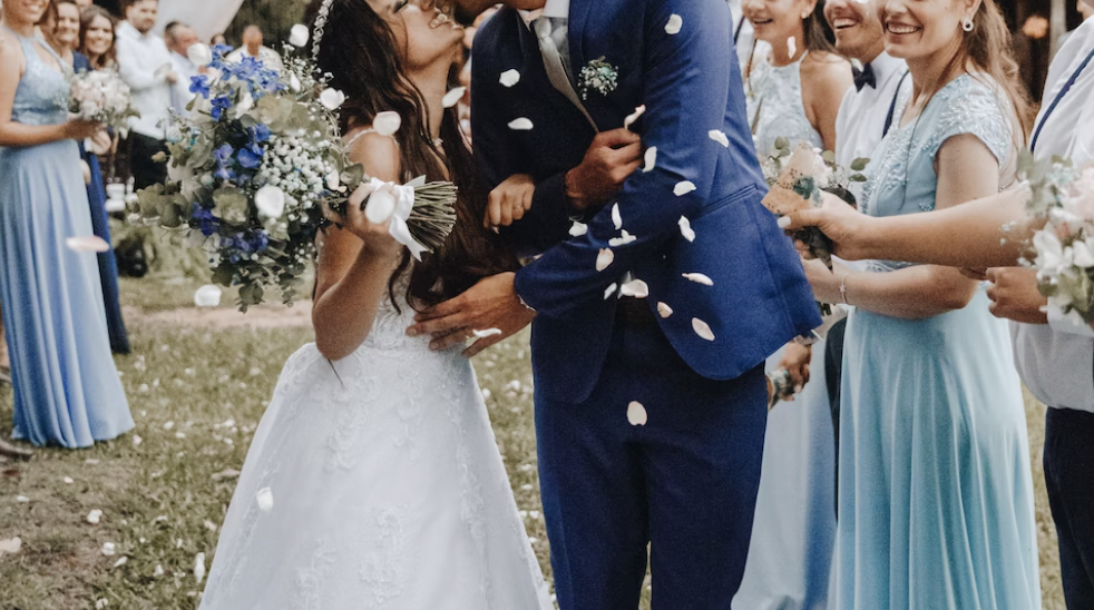 'I ruined his wedding photos': Brother-in-law tries to get guy fired ...