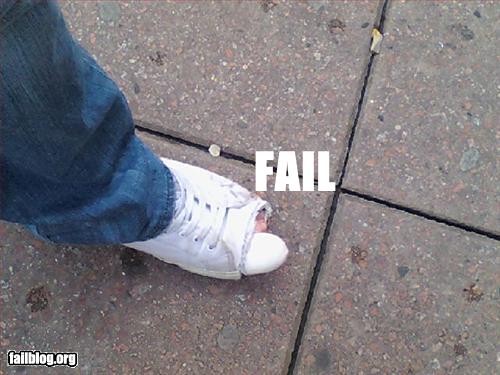 Broken Toe Fail - Cheezburger - Funny Memes | Funny Pictures