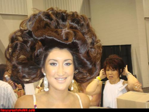 And She Thinks Her Hair Looks Bad - Photobombs - photobomb that guy