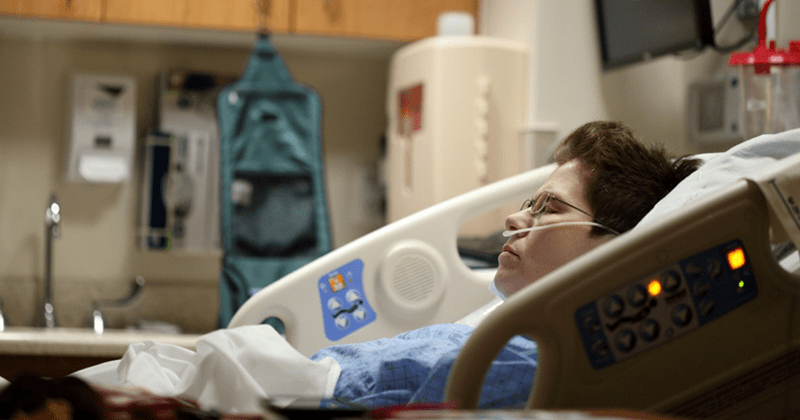 Newly qualified attorney goes in for surgery, comes around from ...