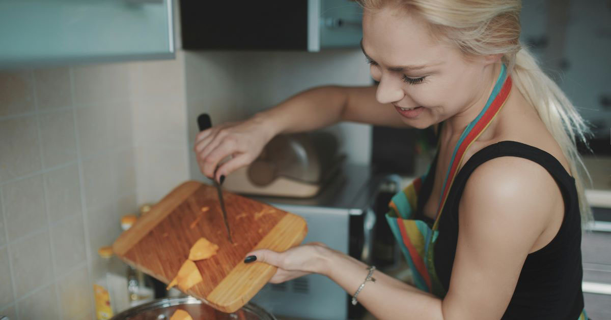 Neurosurgeon mom criticizes 17-year-old daughter for entering and placing 2nd in a cooking ...