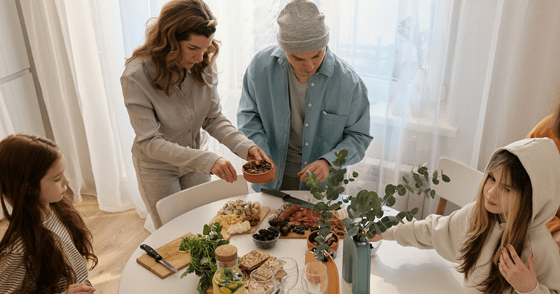 Freeloading mom constantly visits sister-in-law unannounced at dinner ...