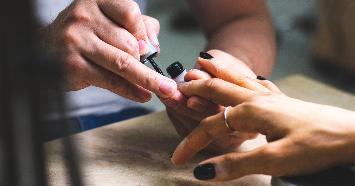 'I wanted her to know it was me': Nail tech exposes her manager after ...