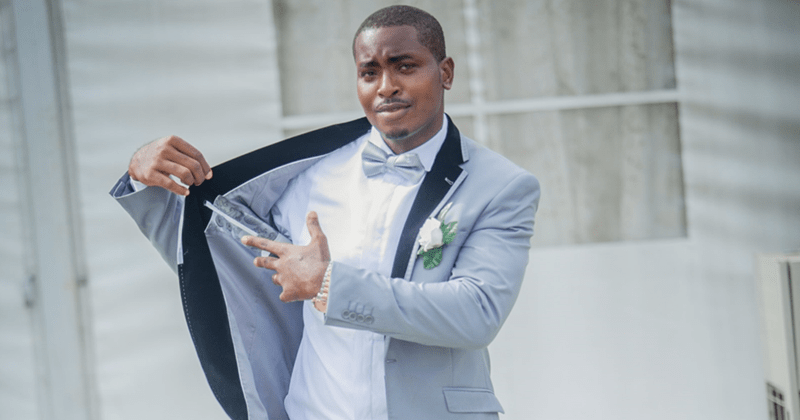 Supervisor insists employee is flouting casual work dress code, he gets ...