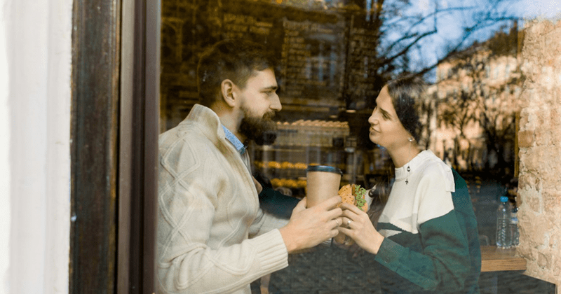 28-year-old demands girlfriend earning ten times less than him goes 50/ ...