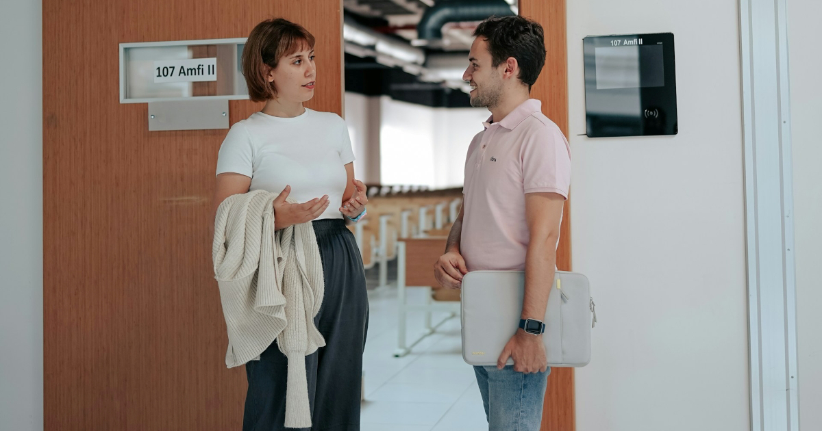 New employee clocks in and out on time, faces judgment for not adding ...