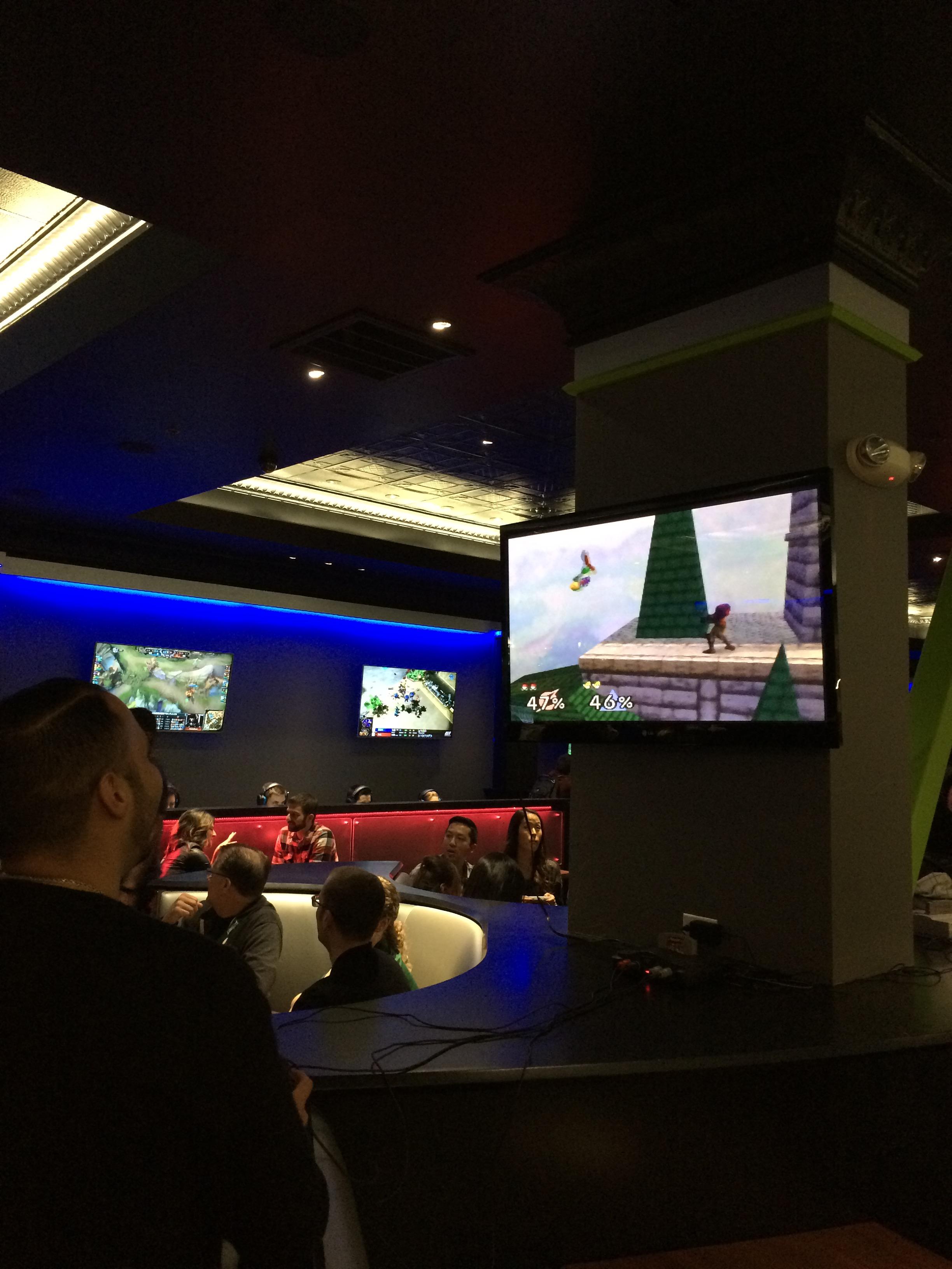 This Redditor Just Opened an Awesome eSports Bar in NorCal - Video ...