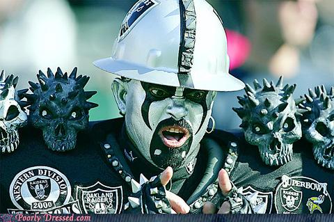 Poorly Dressed - face paint - fashion fail - Cheezburger