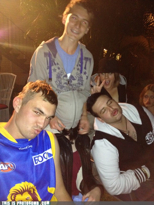 Little Legs and Handy Feet - Photobombs - photobomb that guy