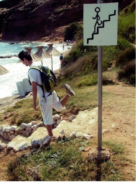 Seriously, Who Walks Like That? - The Daily What - Daily Dose of WHAT?