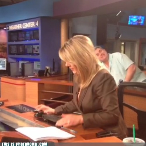 News Anchor Bombed - Photobombs - photobomb that guy