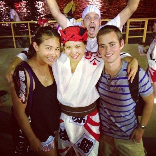 Photobombing is SO EXCITING! - Photobombs - photobomb that guy