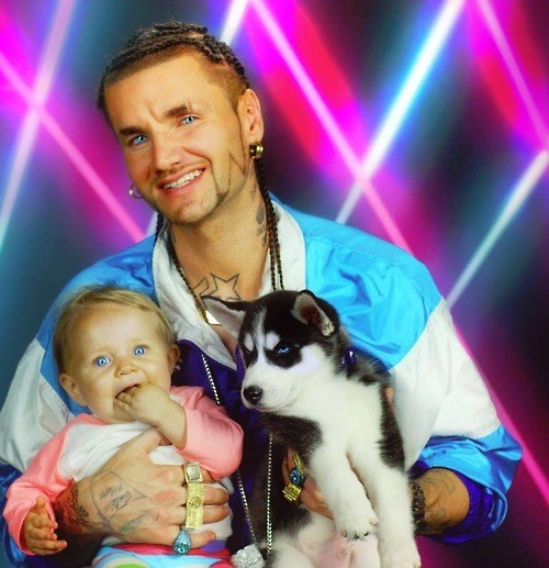 Everything This Man Loves, In One Classy Photo - Poorly Dressed ...