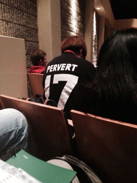 Truth in Advertising? - Poorly Dressed - fashion fail