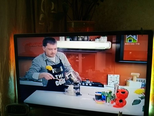 Know Someone Who's Too Forward For Those "Kiss the Cook" Aprons ...