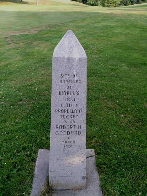 The First Liquid Fueled Rocket Was Launched on a Golf Course - School ...