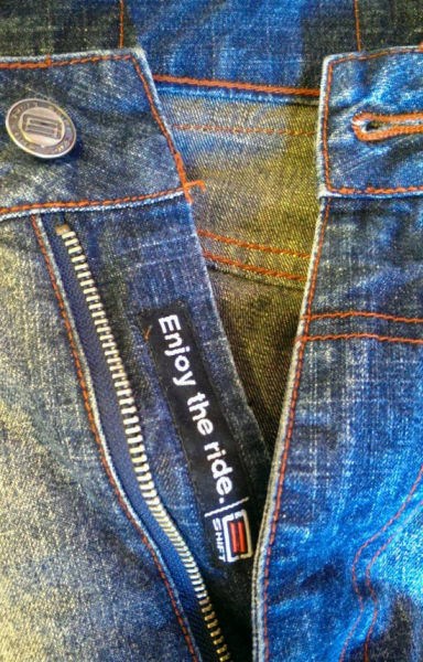 Do What the Pants Say - Poorly Dressed - fashion fail