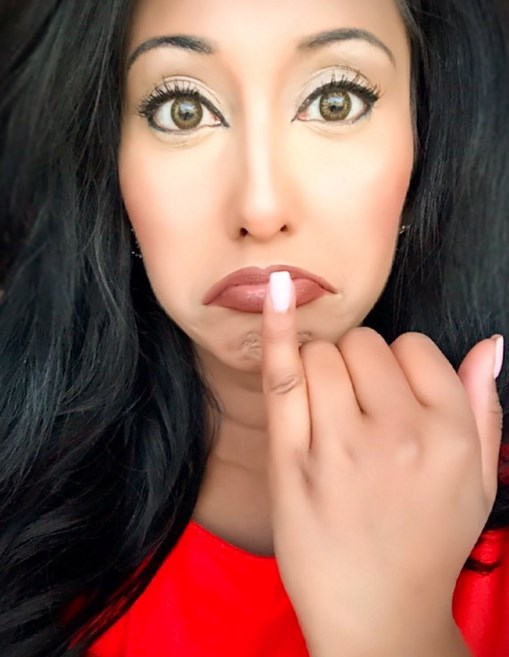 Do You Have Smartphone Pinky? You Better Check Right Now! - The Daily ...